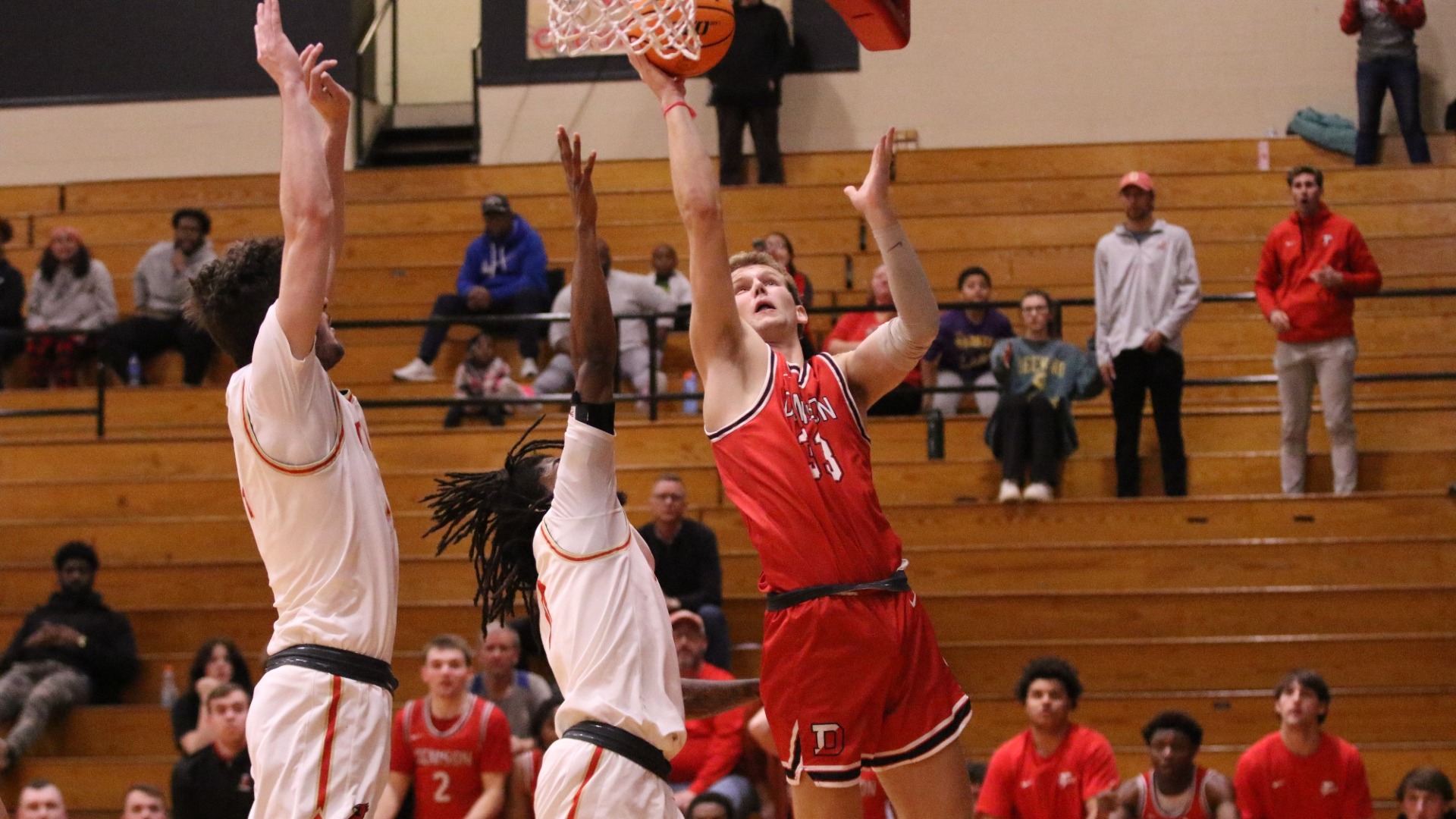 Burnside’s layup in final seconds pushes men’s basketball past ...