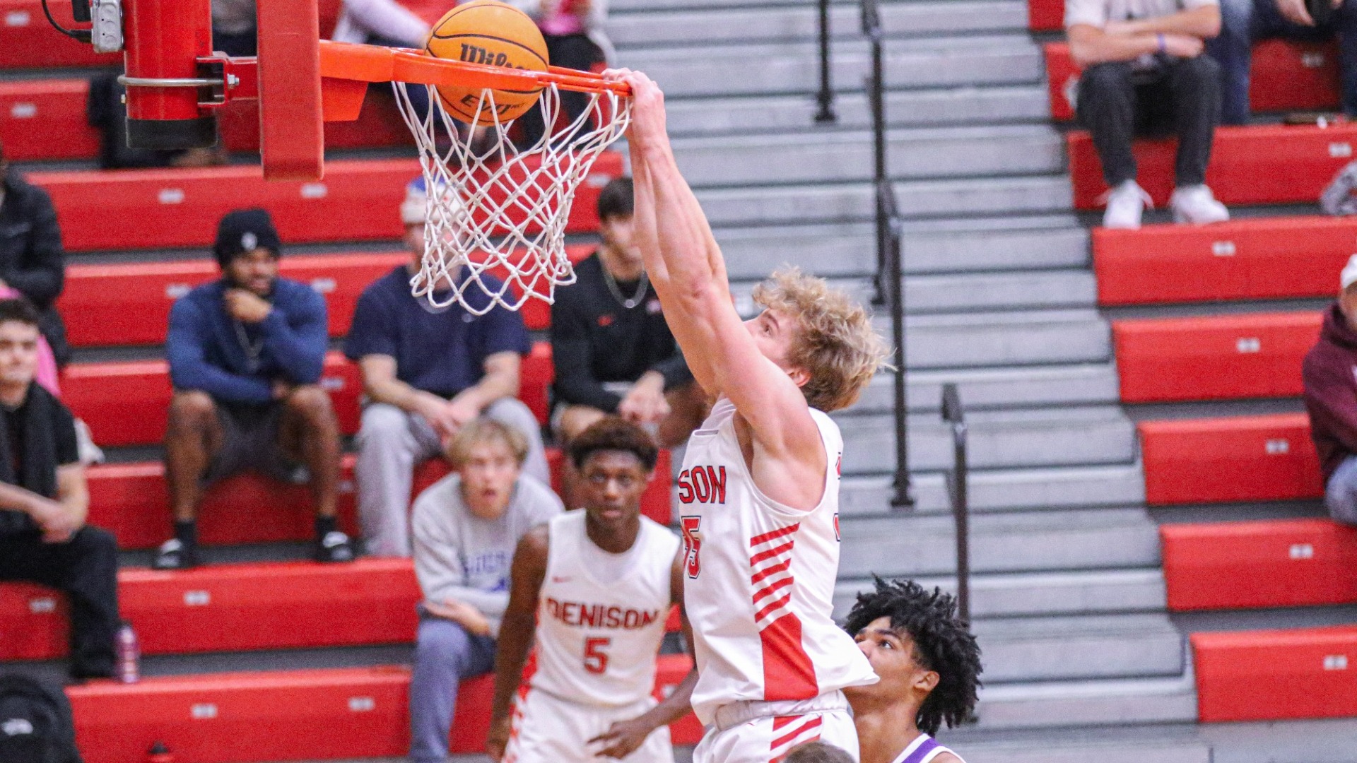 Men’s basketball earns fifth win in a row heading into holiday break ...