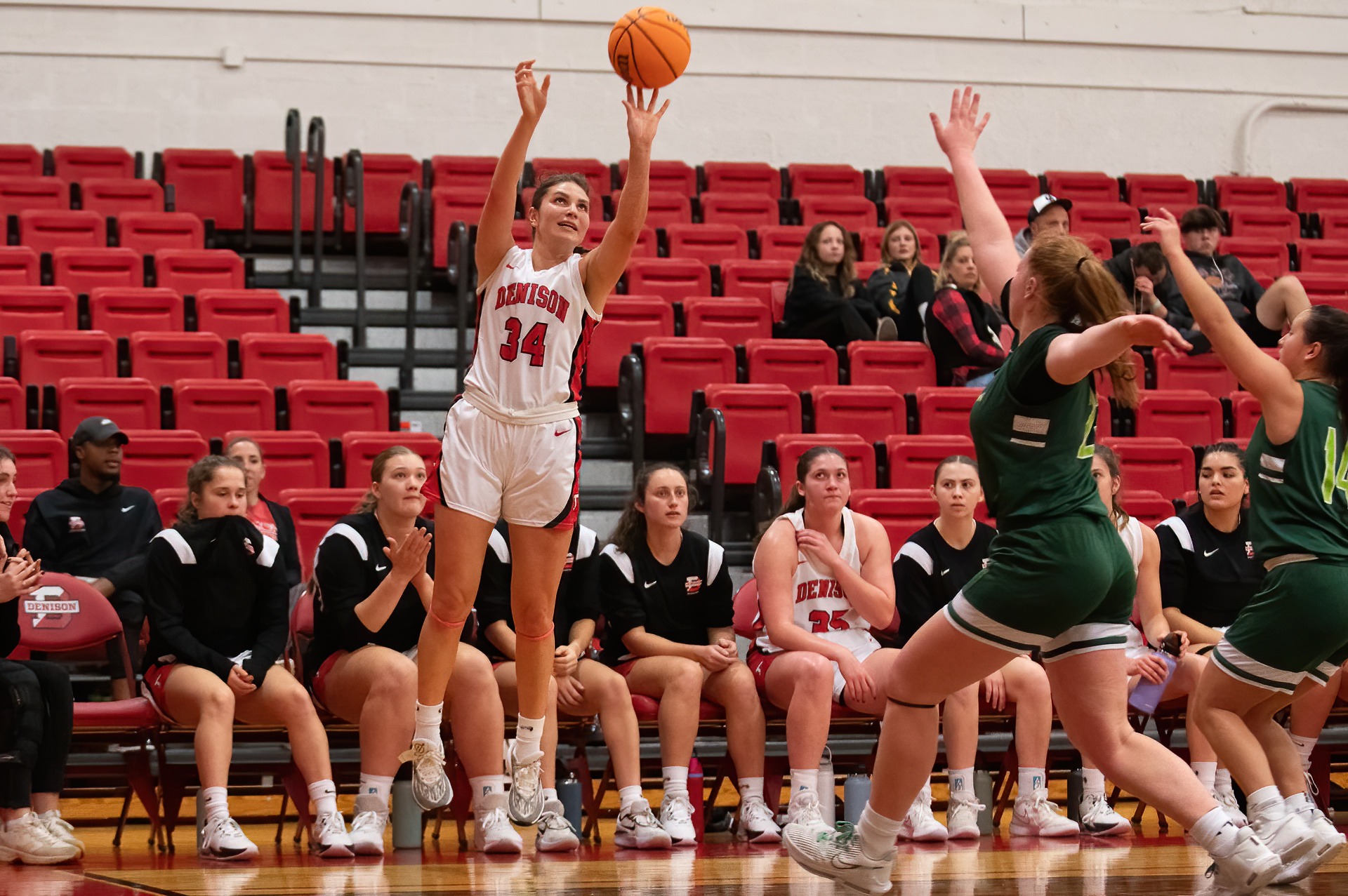 Women’s basketball earns third straight win - Denison University