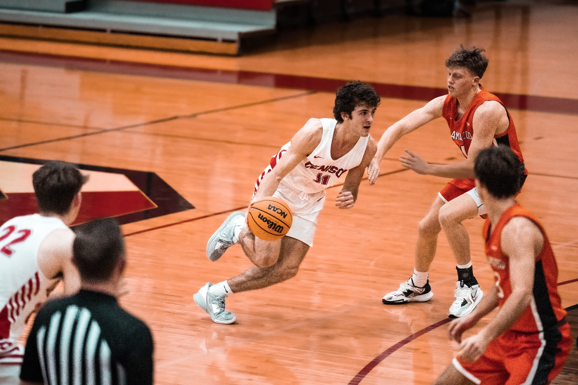 Men’s basketball grinds out season-opening win - Denison University
