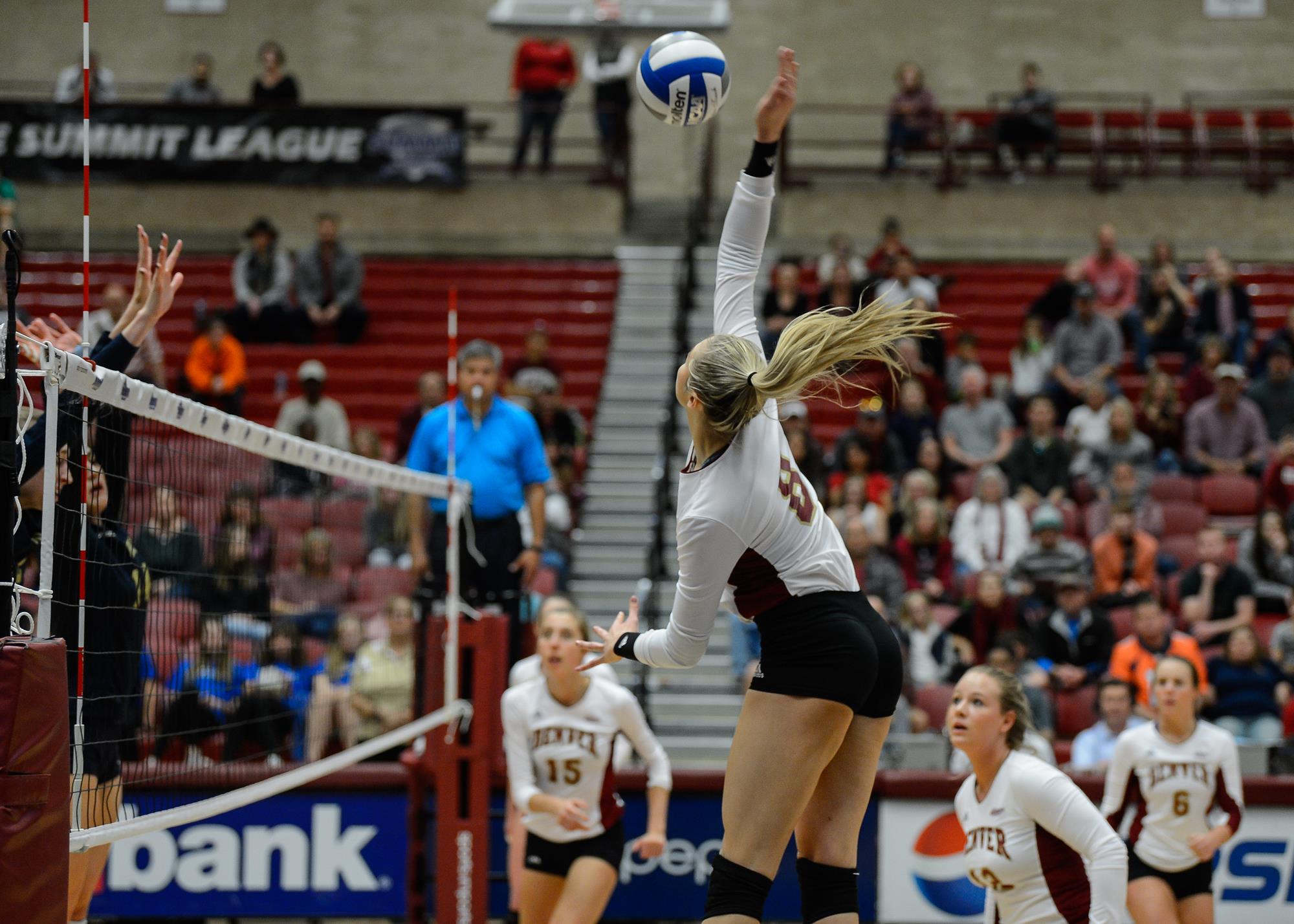 Becca Latham - Women's Volleyball - University of Denver Athletics