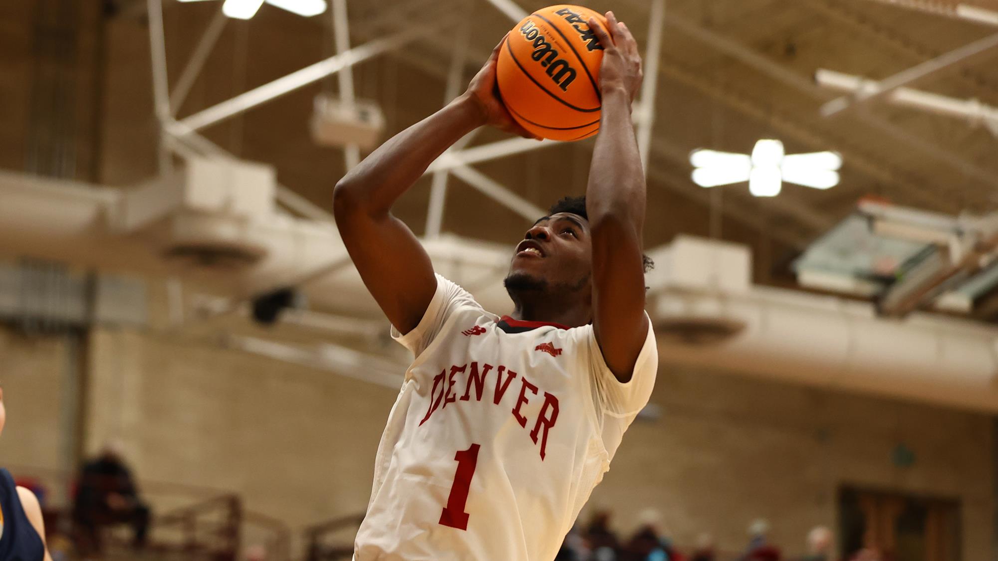 Pioneers Fall in Heartbreaker to Islanders - University of Denver Athletics