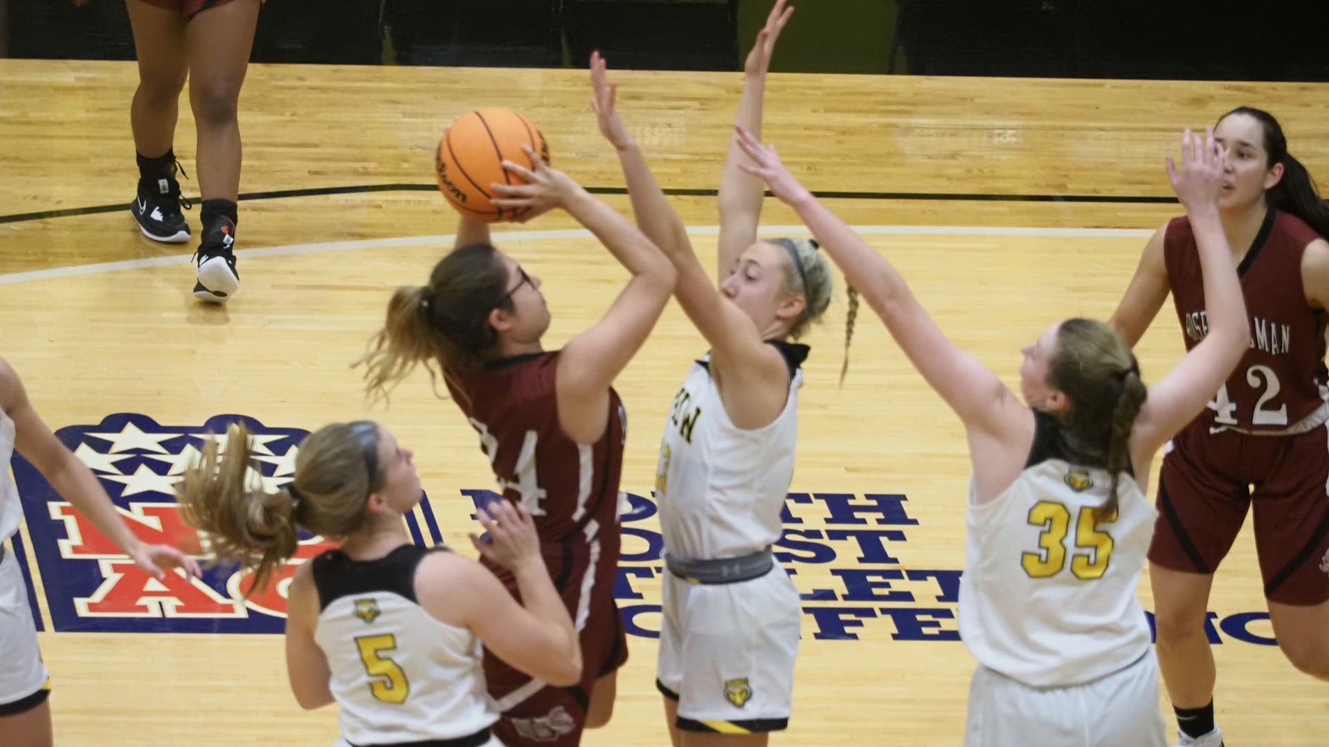 DePauw Finishes Third at Midwest Challenge with Win over Rose-Hulman ...