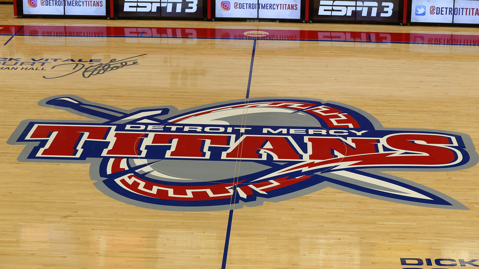 Titans Announce Leadership Change In Women's Basketball Program ...