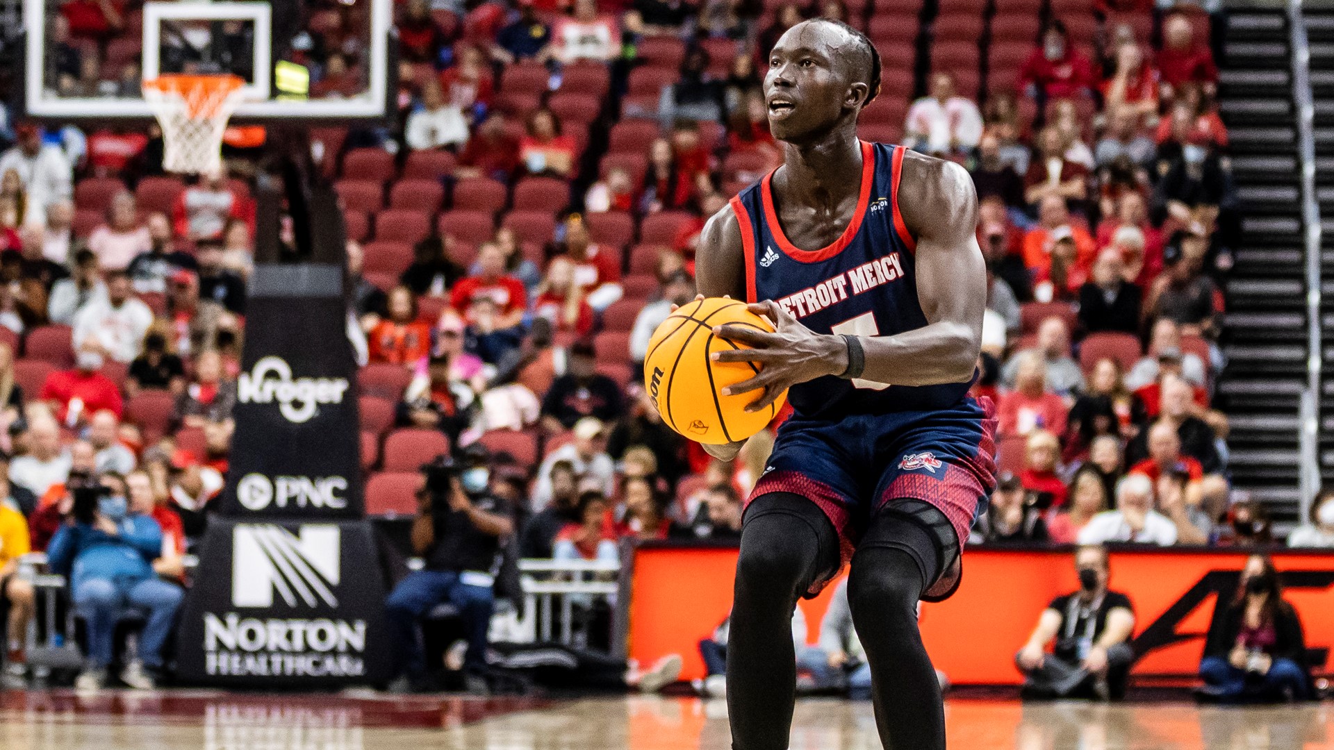 Madut Akec - Men's Basketball - University of Detroit Mercy Athletics