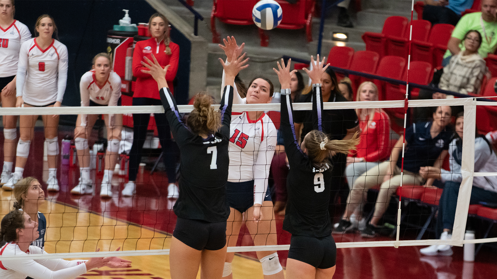 Whittnee Nihipali - Women's Volleyball - Utah Tech University Athletics