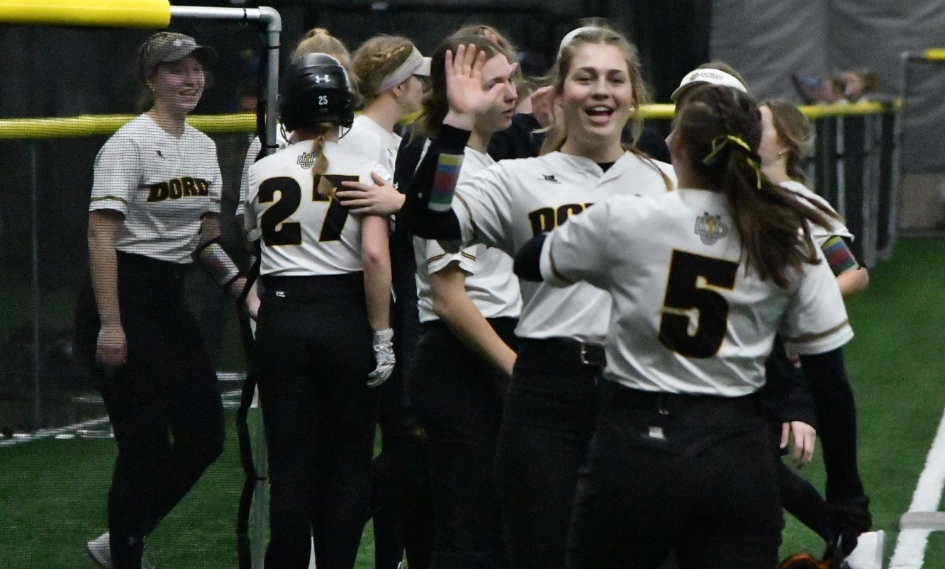 Softball Earns Sixth Win of Season and Third of Weekend - Dordt University