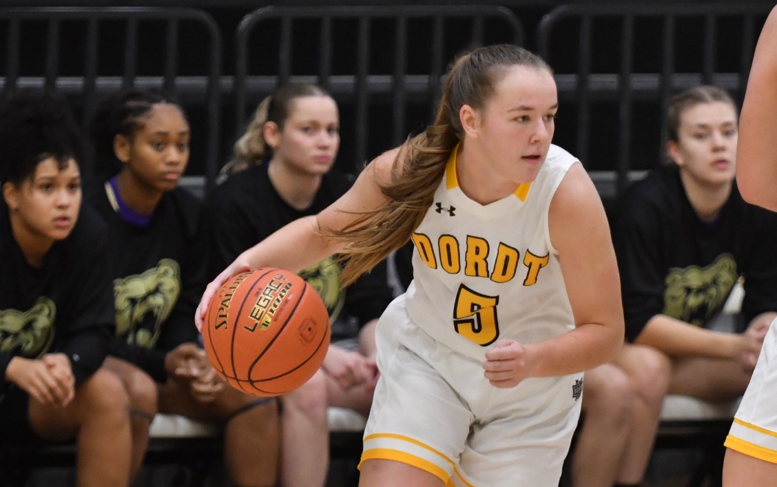 Defender Women Handle Concordia In Road Contest - Dordt University