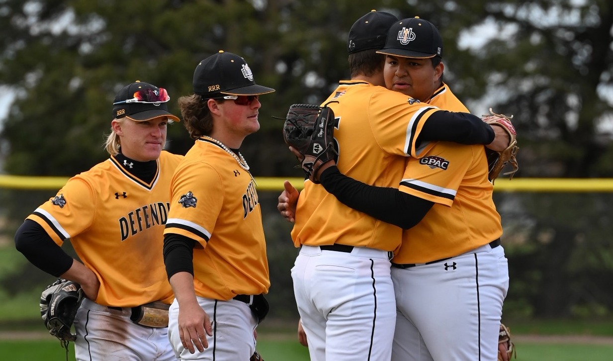 Friday Sweep For Defender Baseball - Dordt University