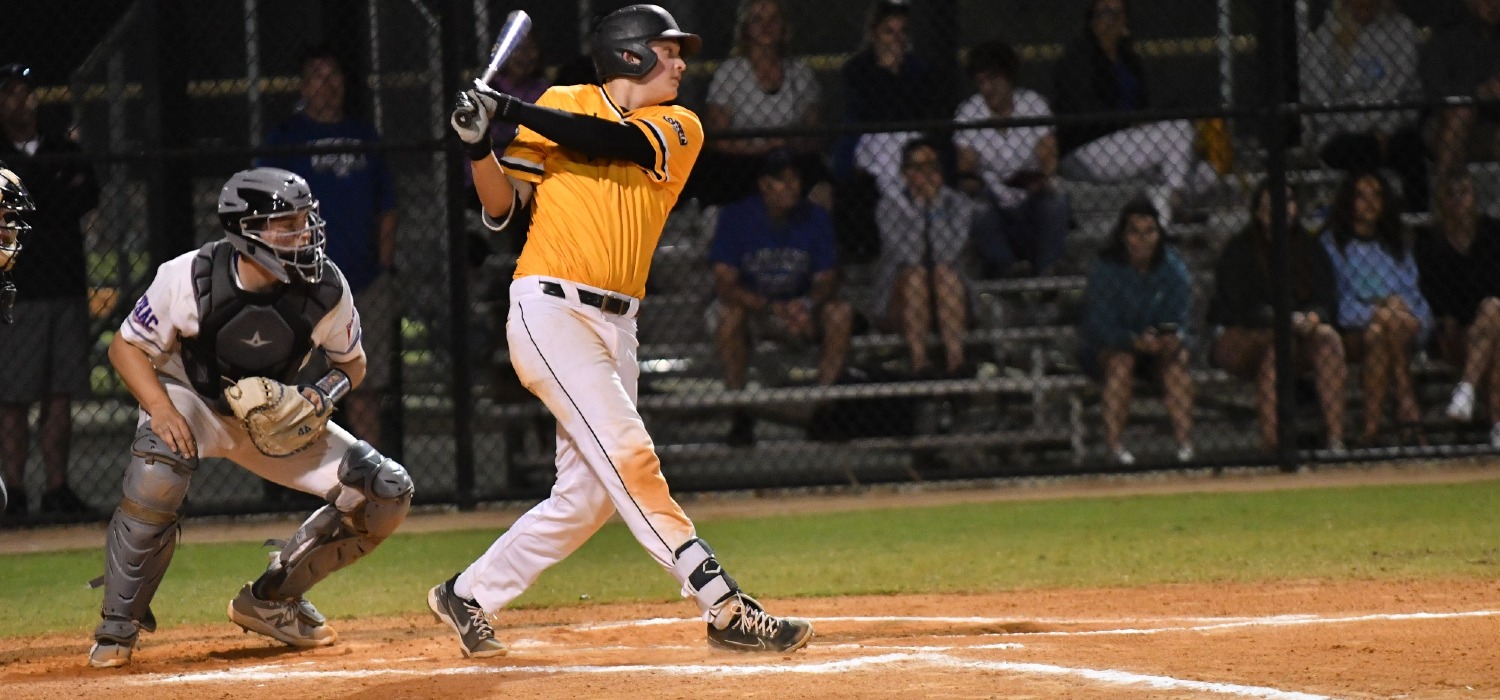 Defenders Swept By Briar Cliff In Afternoon Doubleheader - Dordt University