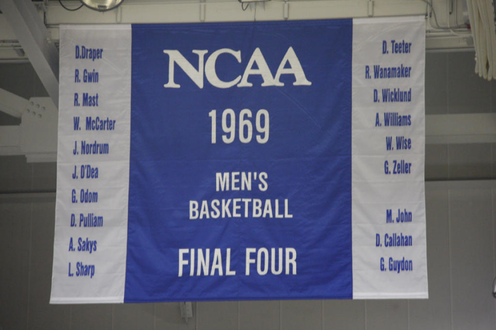 1968-69 Final Four Banner Unveiled; Three Jerseys Retired - Drake ...