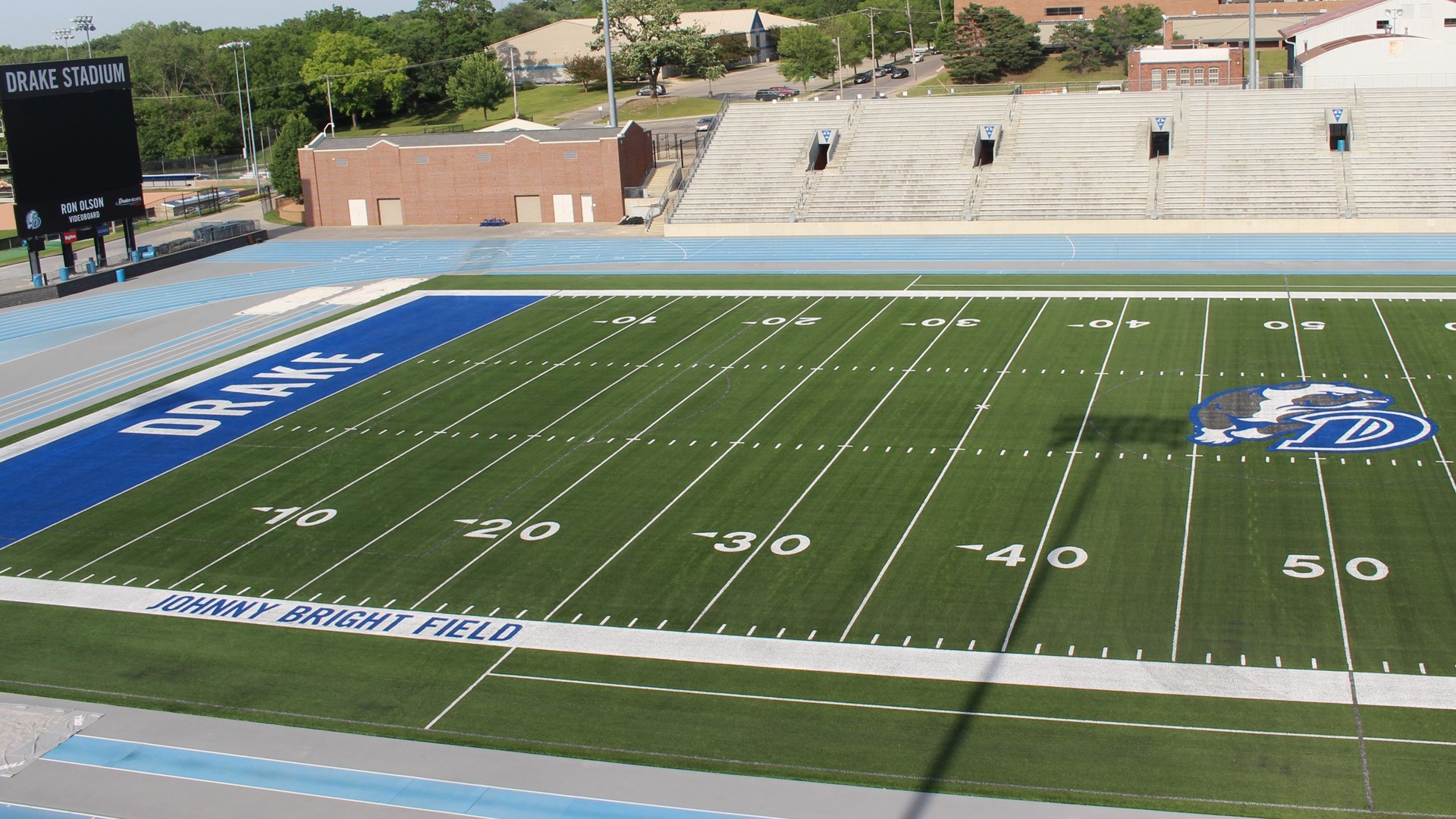 Bulldogs Unveil New FieldTurf At Drake Stadium - Drake University Athletics