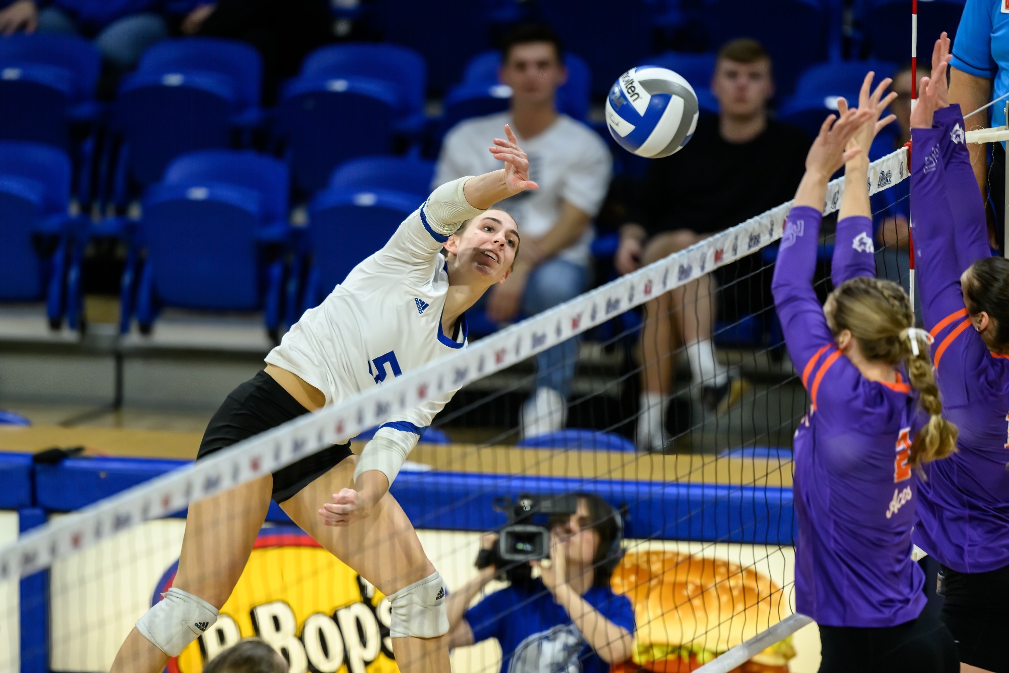 Volleyball Regular Season Ends with Loss at UNI - Drake University ...