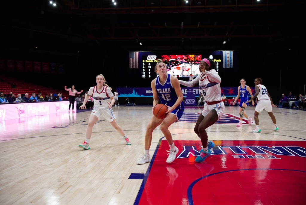 Bulldogs Knocked Out in Back-and-Forth Affair at UIC, 64-52 - Drake ...
