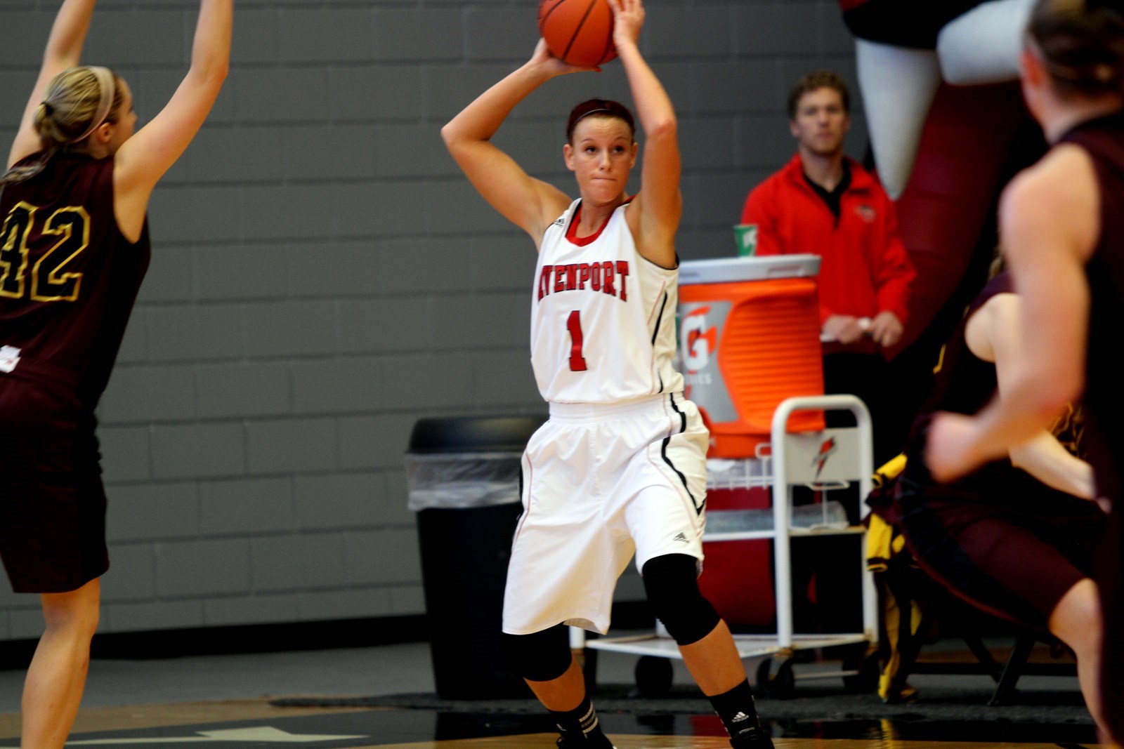 Kelly Dineen - Women's Basketball - Davenport University Athletics