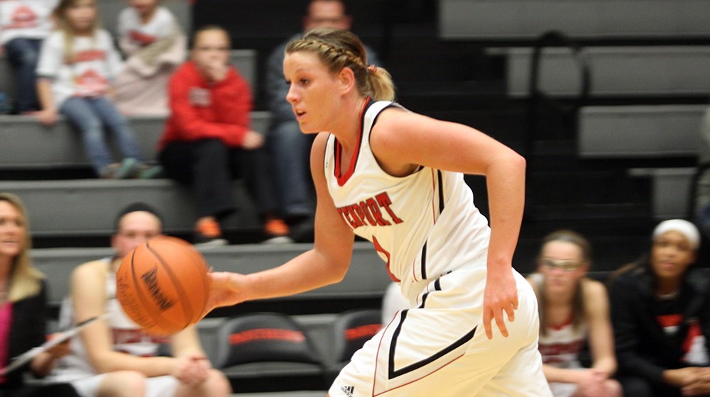 Kelly Dineen - Women's Basketball - Davenport University Athletics