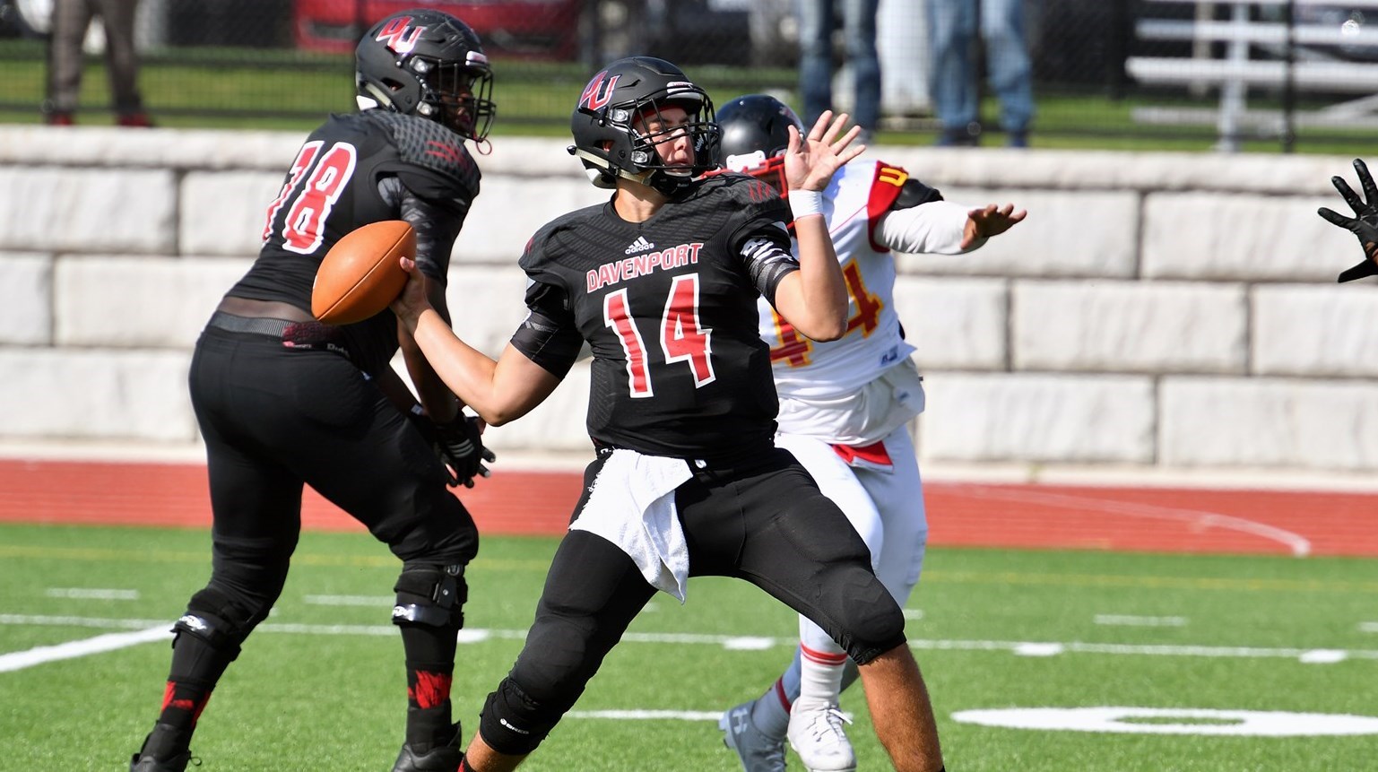 Hunter Krause - Football - Davenport University Athletics