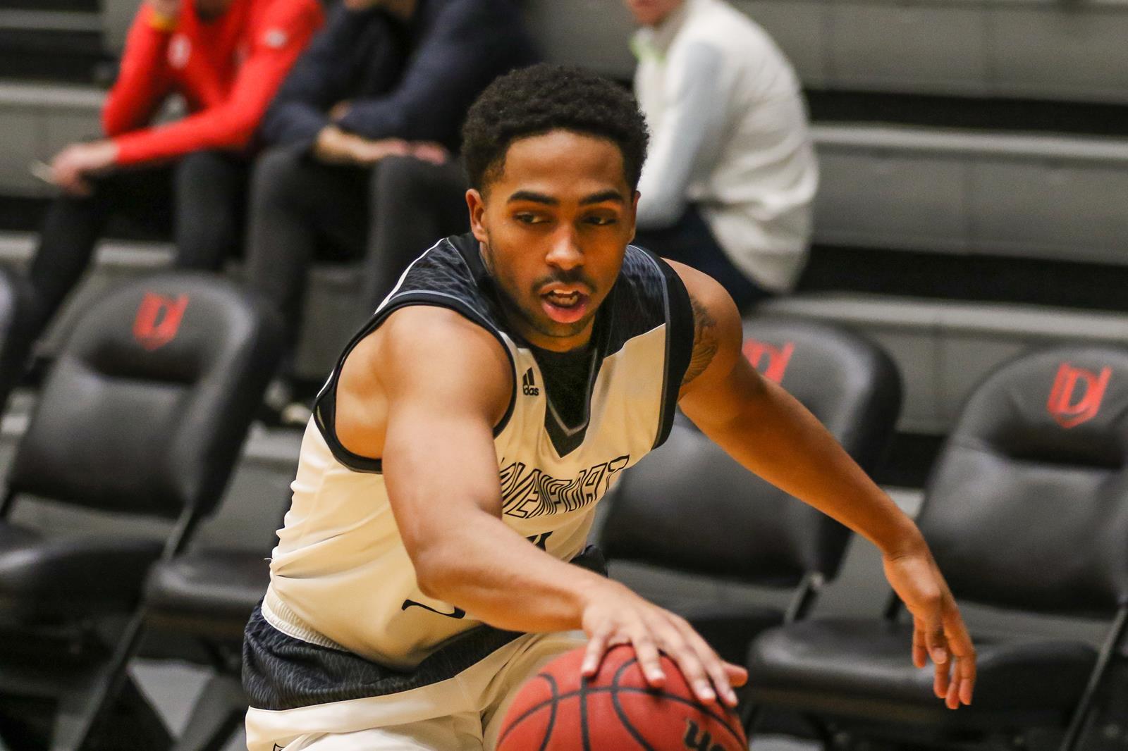 Cameron Burns - Men's Basketball - Davenport University Athletics