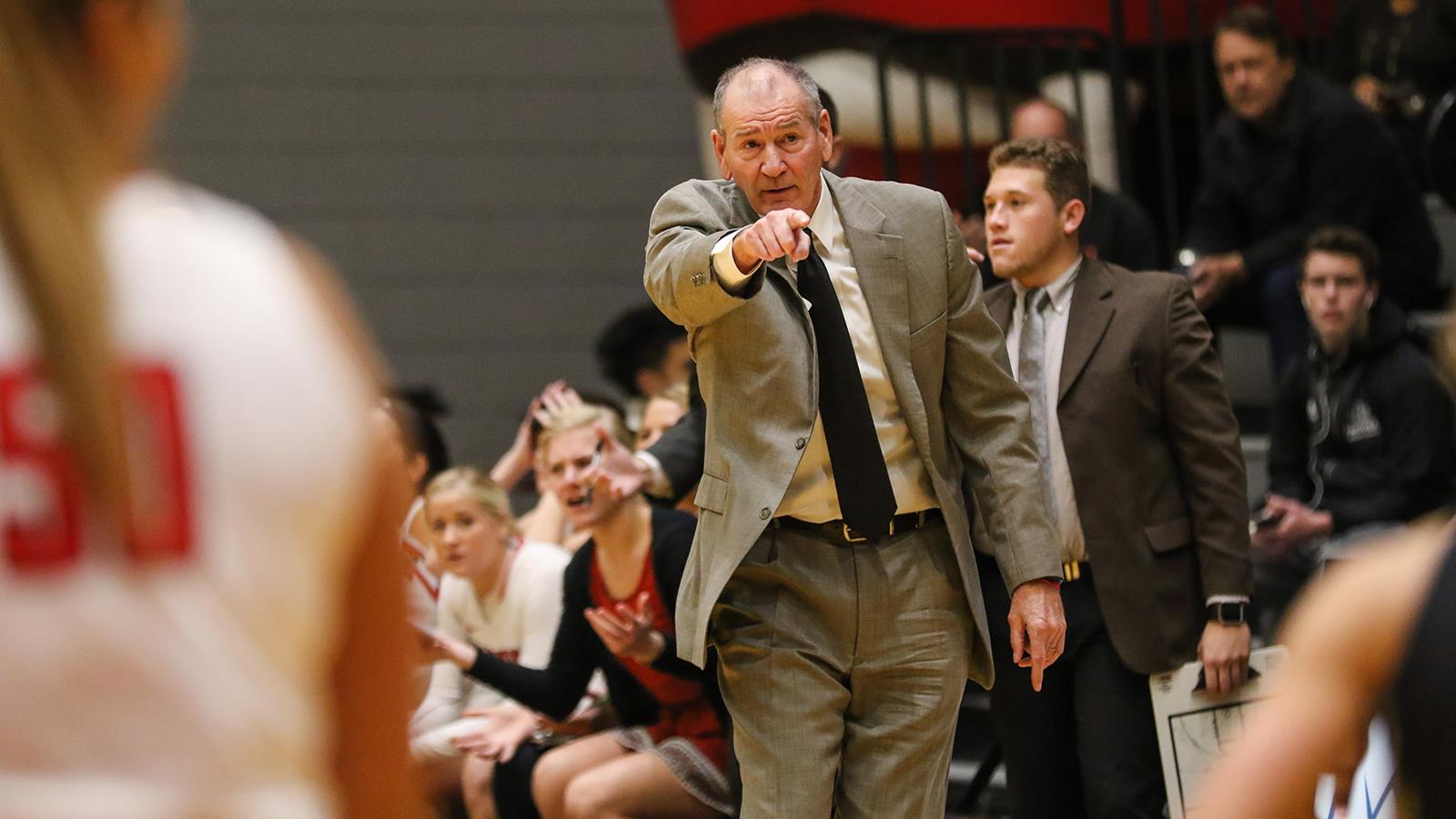 Rick Albro signs five student-athletes for 2019-20 season - Davenport ...