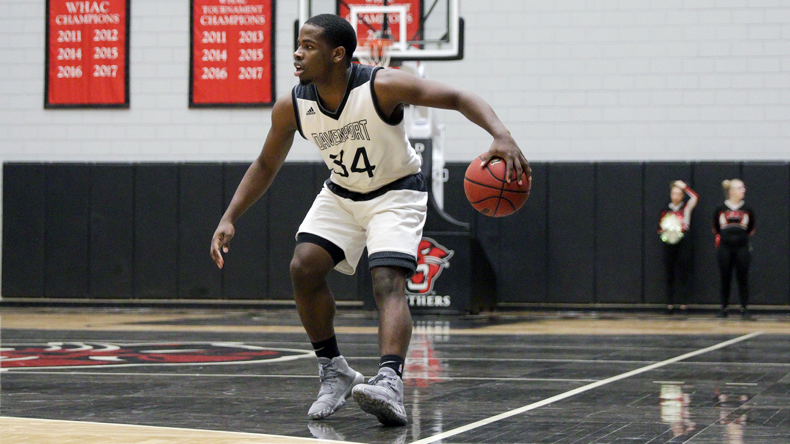 Elijah Belle - Men's Basketball - Davenport University Athletics