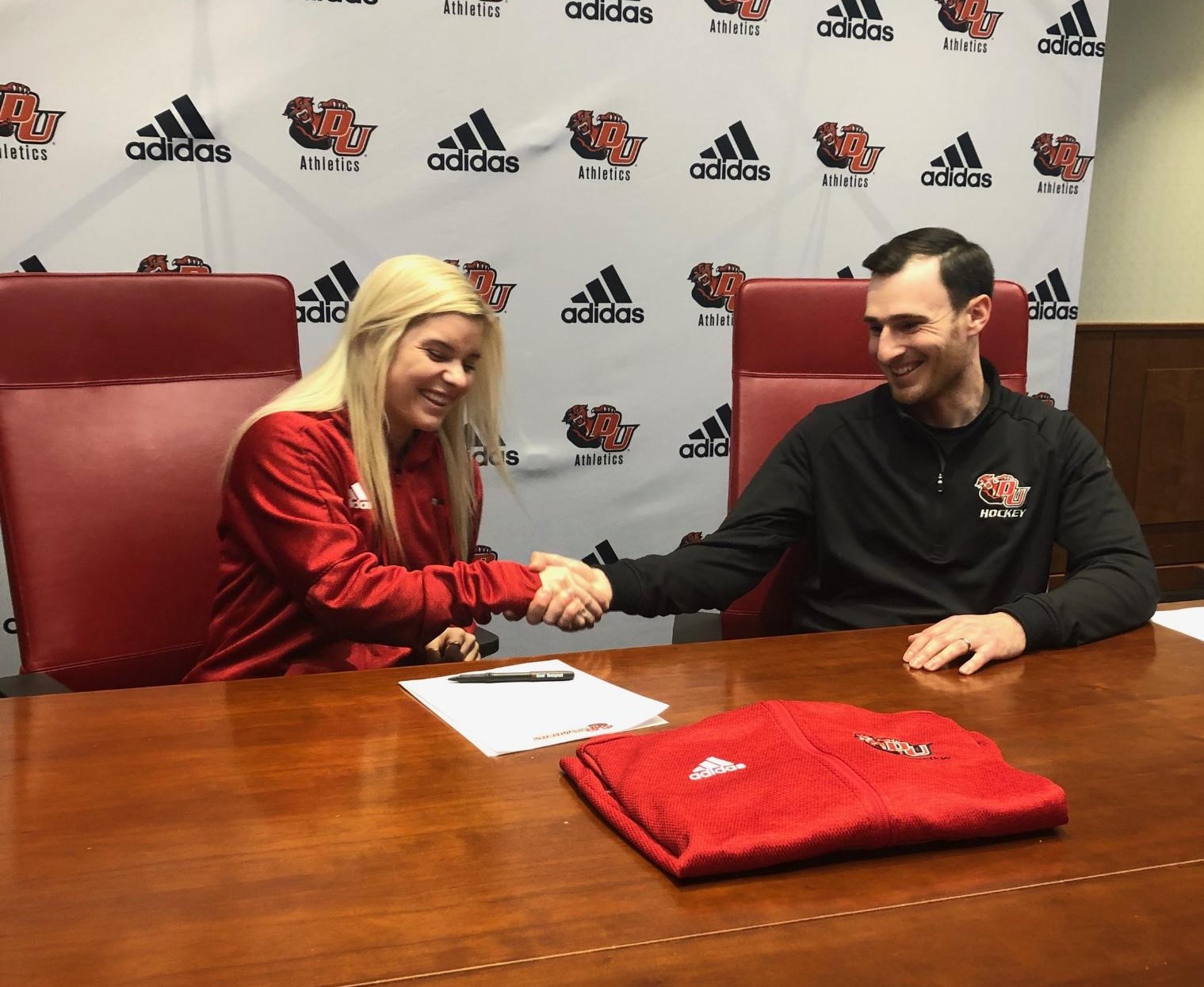 Women's Hockey Announces the Signing of Avery Anderson - Davenport ...