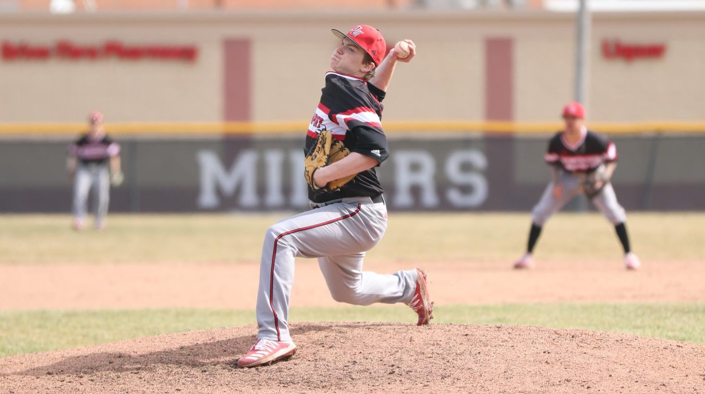 Pitching Carries Panthers past Maryville in sweep - Davenport ...