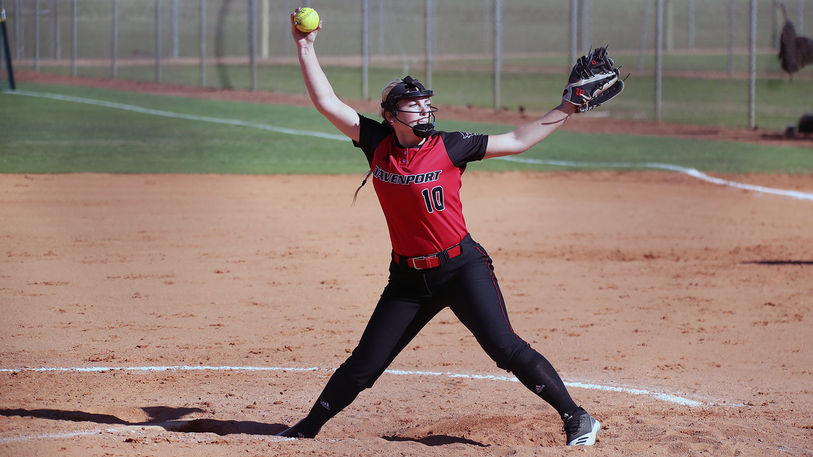 Taylor Simon - Softball - Davenport University Athletics