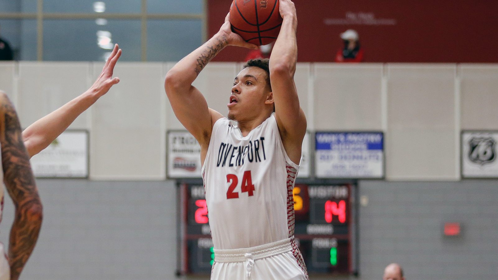 Evan Hines - Men's Basketball - Davenport University Athletics
