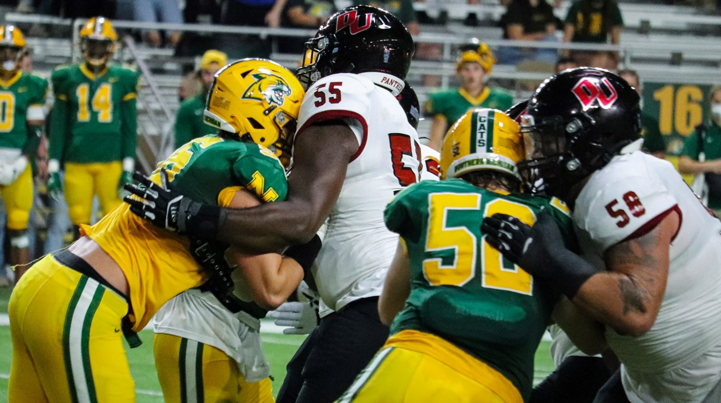 Dwight Harris - Football - Davenport University Athletics