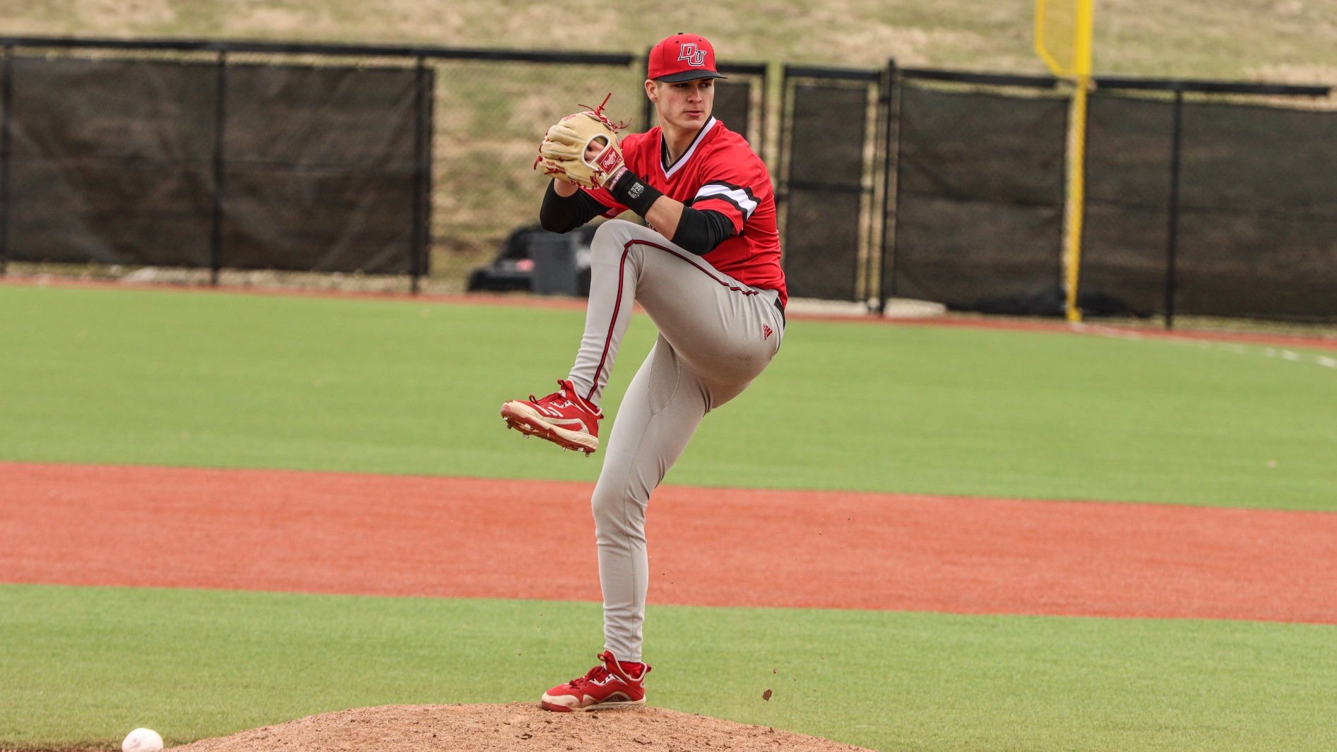 Panthers drop series opener at Illinois-Springfield - Davenport ...