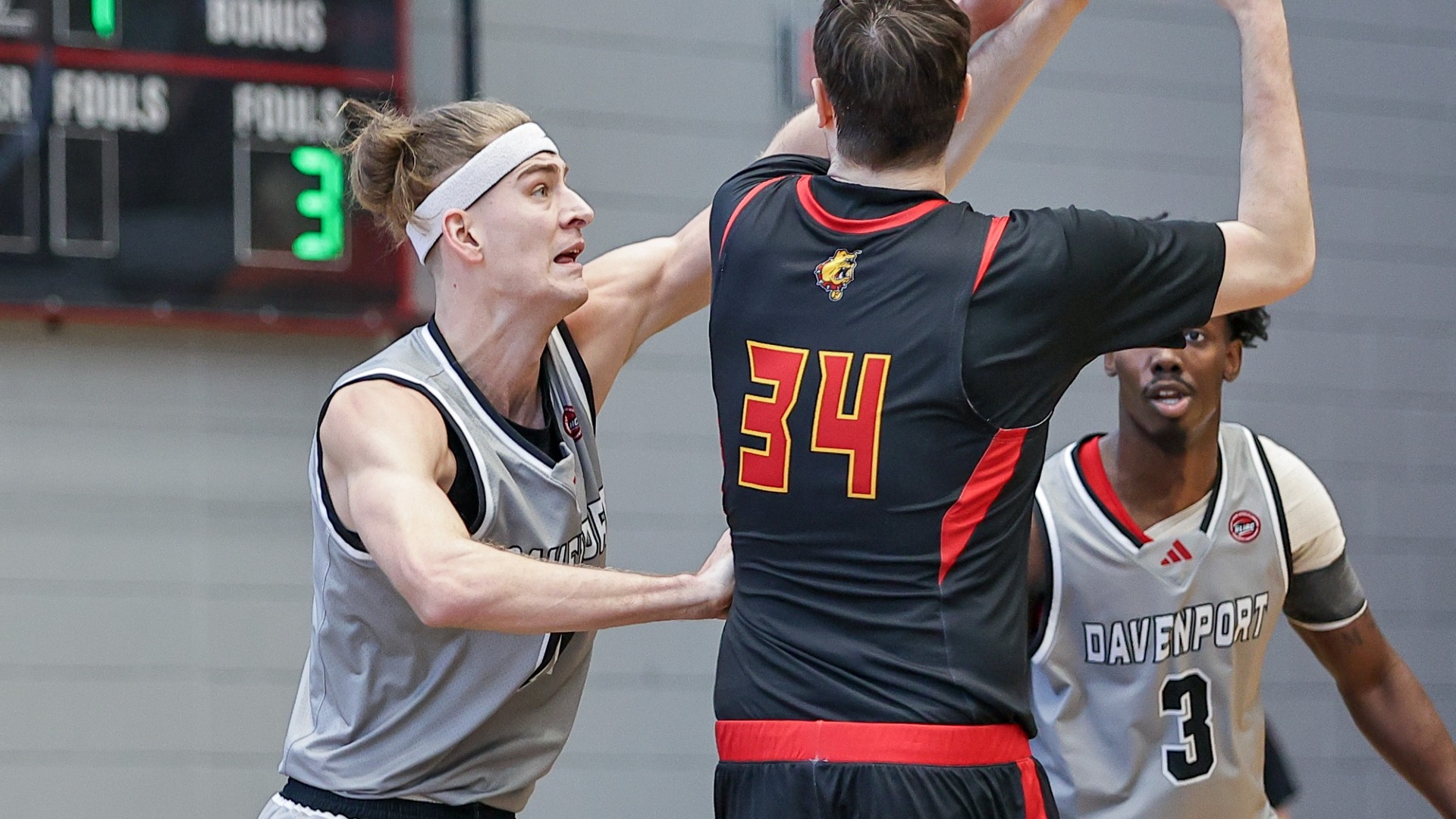 Jakub Dombek - Men's Basketball - Davenport University Athletics