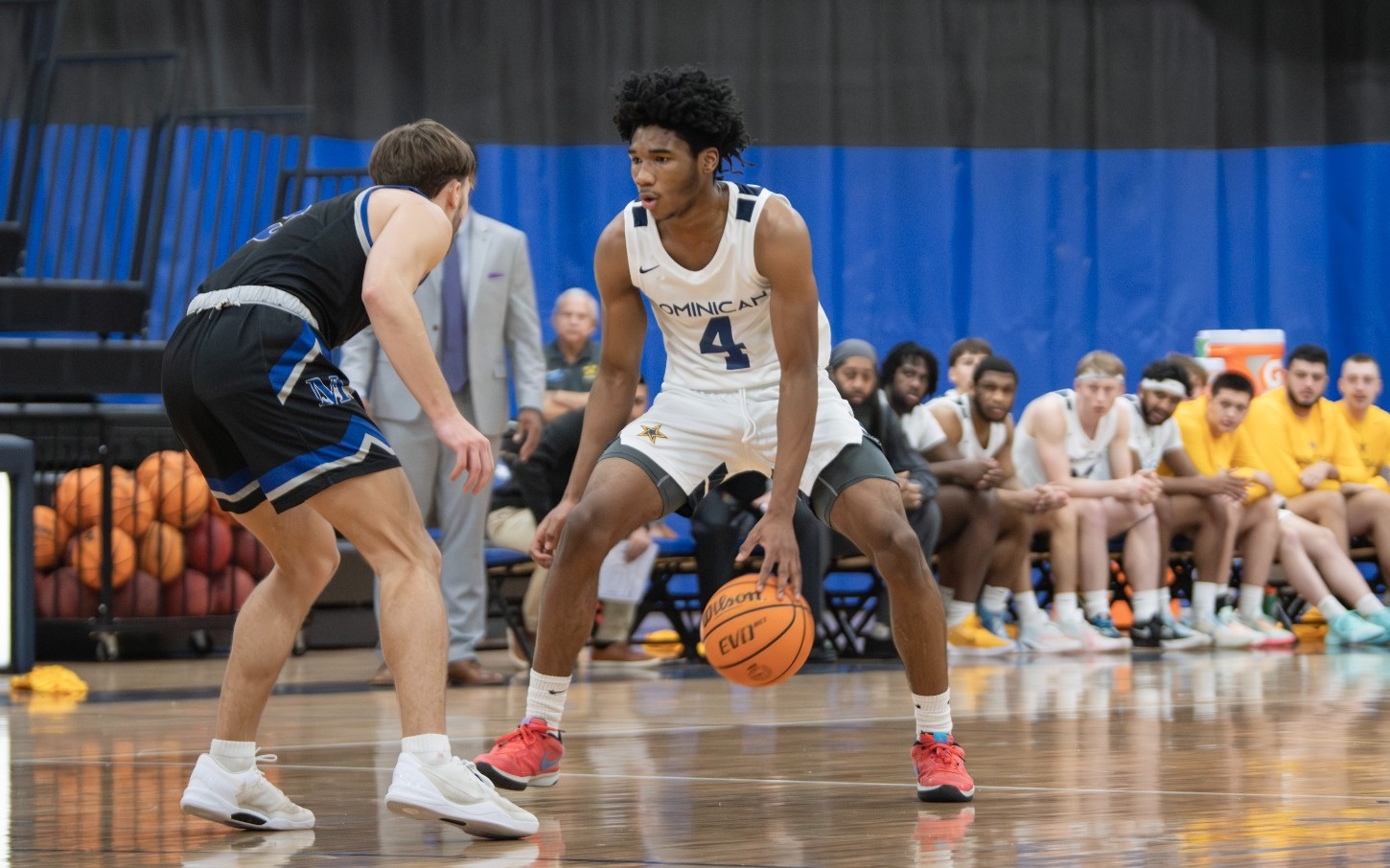 Stars Defeat Sabres at Home - Dominican University Athletics