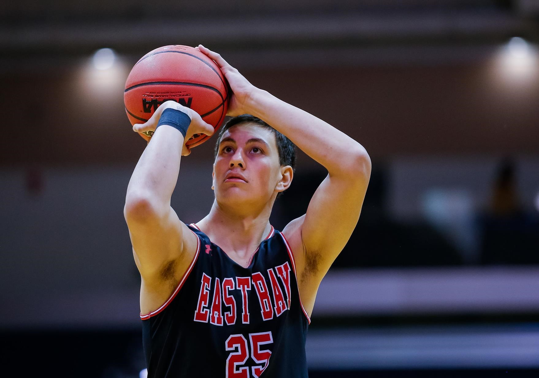 Justin Vigil - Men's Basketball - Cal State East Bay University Athletics