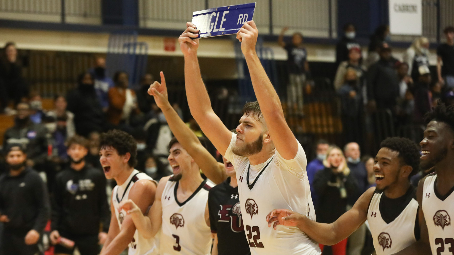 Men's Basketball Wins Third Straight Eagle Road Tilt - Eastern ...