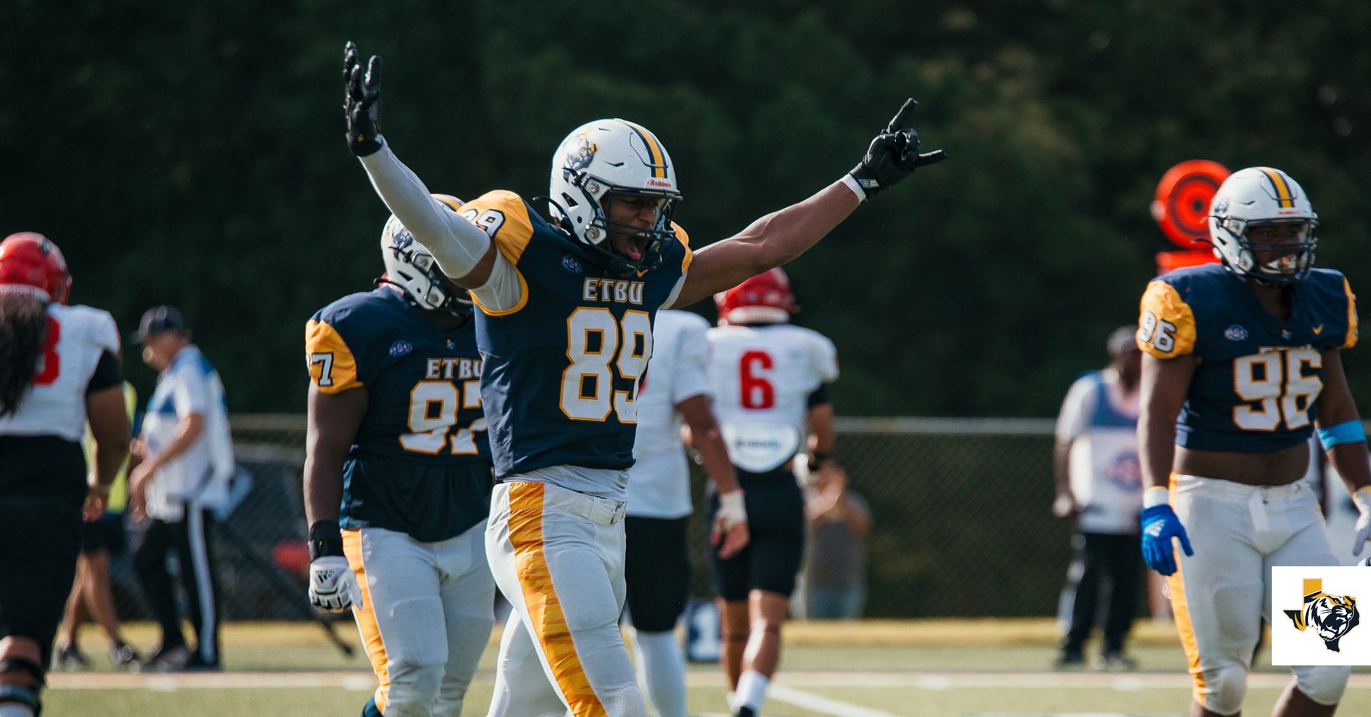 #TIGERSWIN | FB | Defense Propels ETBU to 24-10 Homecoming Victory ...
