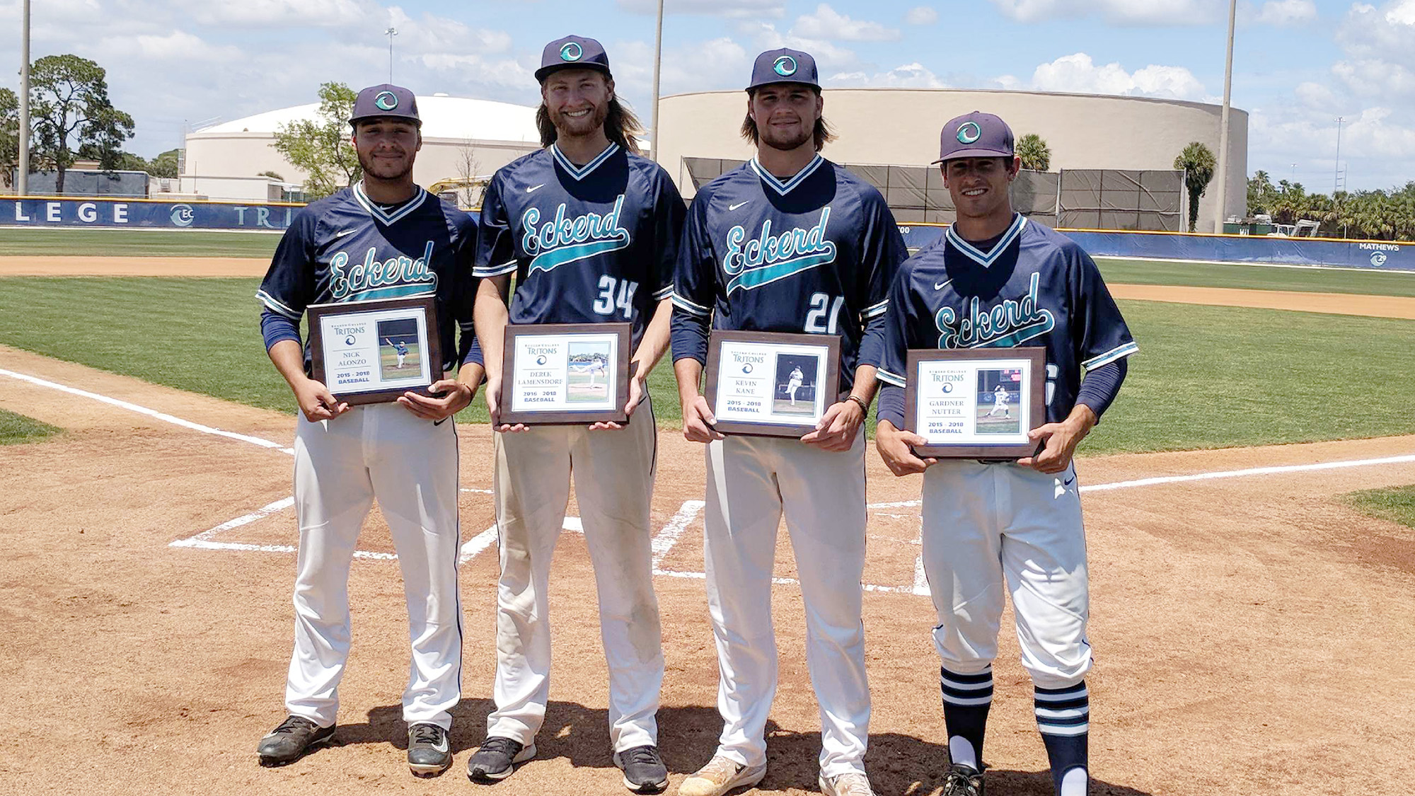 No. 2 Tampa Powers Past Tritons on Senior Day - Eckerd College Athletics