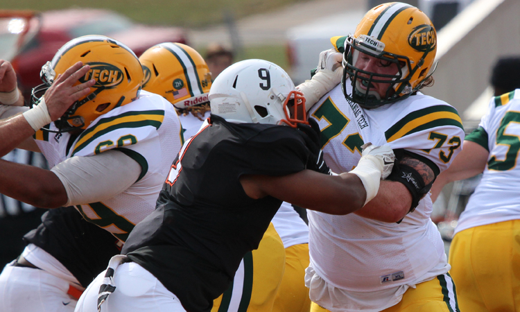 Rodrick Moore - Football - East Central University Athletics