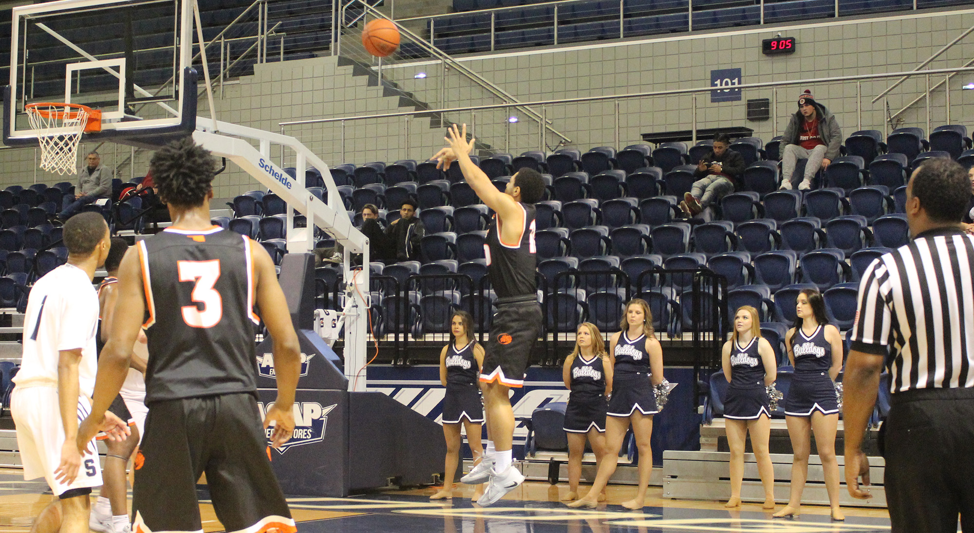 Jerritt Dixon - Men's Basketball - East Central University Athletics