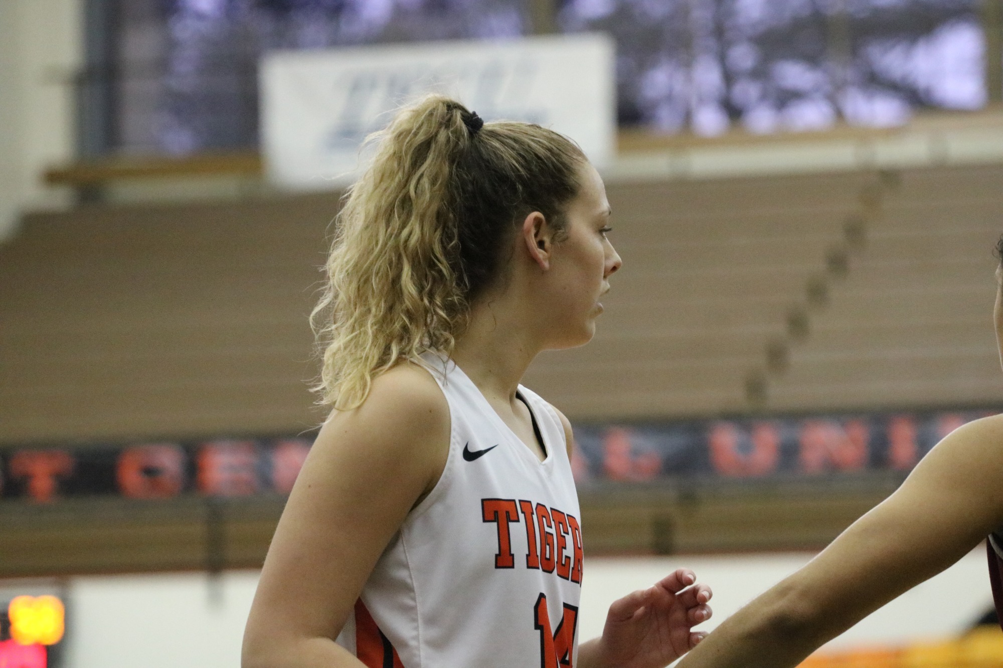 Kate Ogle - Women's Basketball - East Central University Athletics