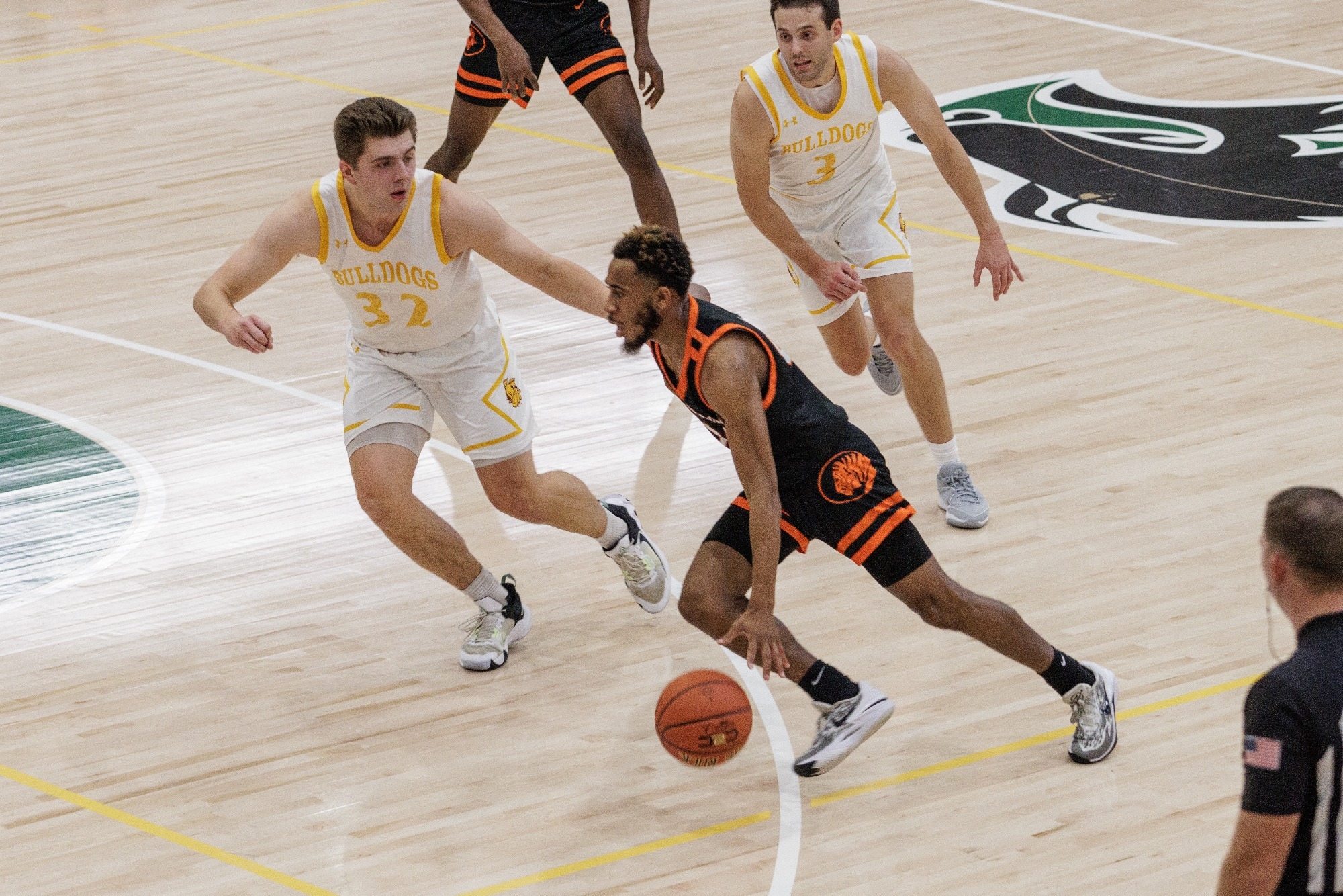 Men’s Basketball Earns First Win of Season in Weekend Split - East ...