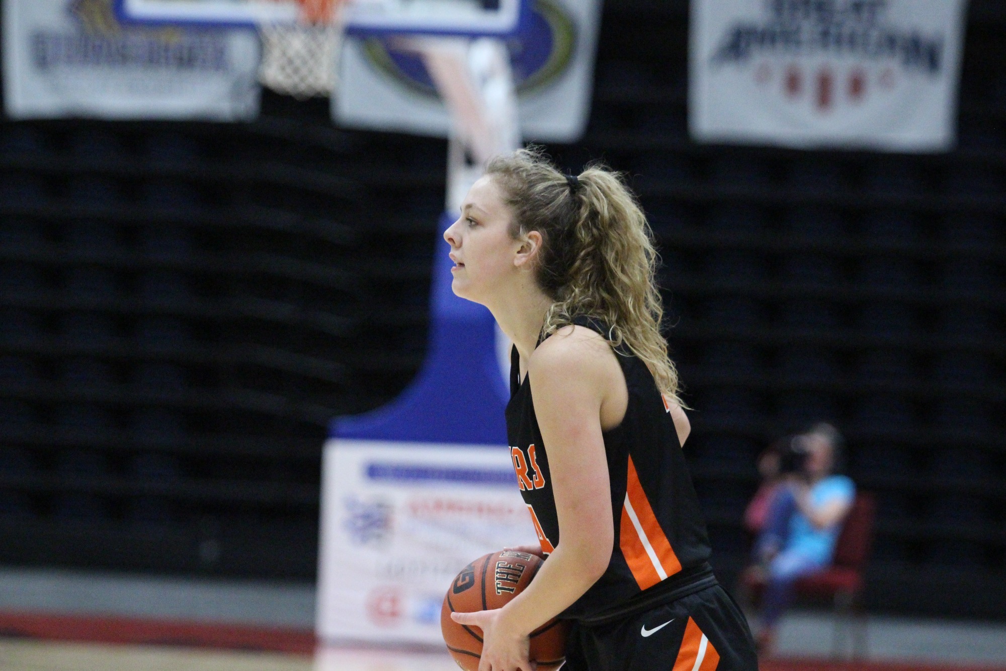 Kate Ogle - Women's Basketball - East Central University Athletics
