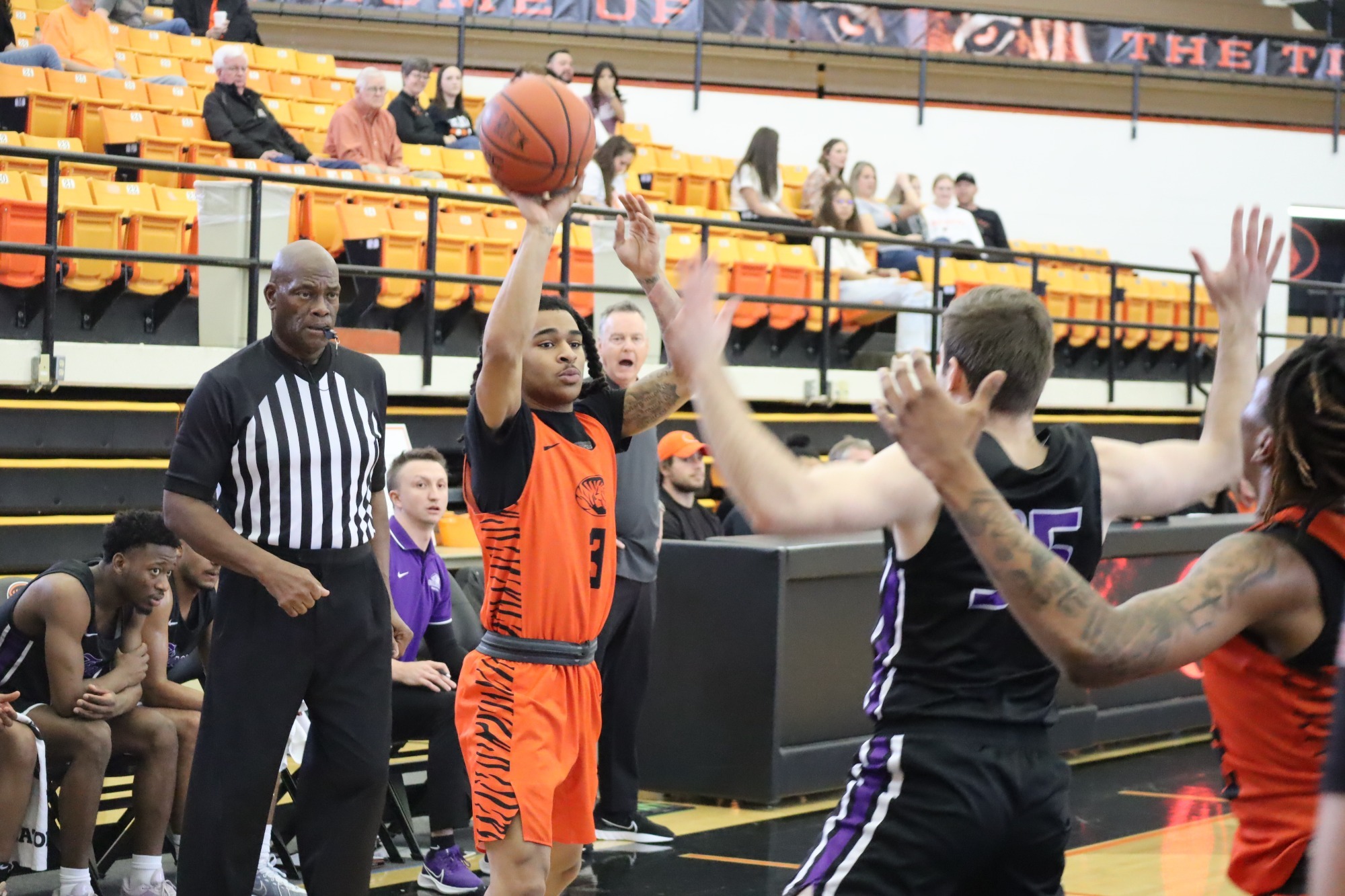 Men’s Basketball Wins Battle of the Tigers - East Central University ...