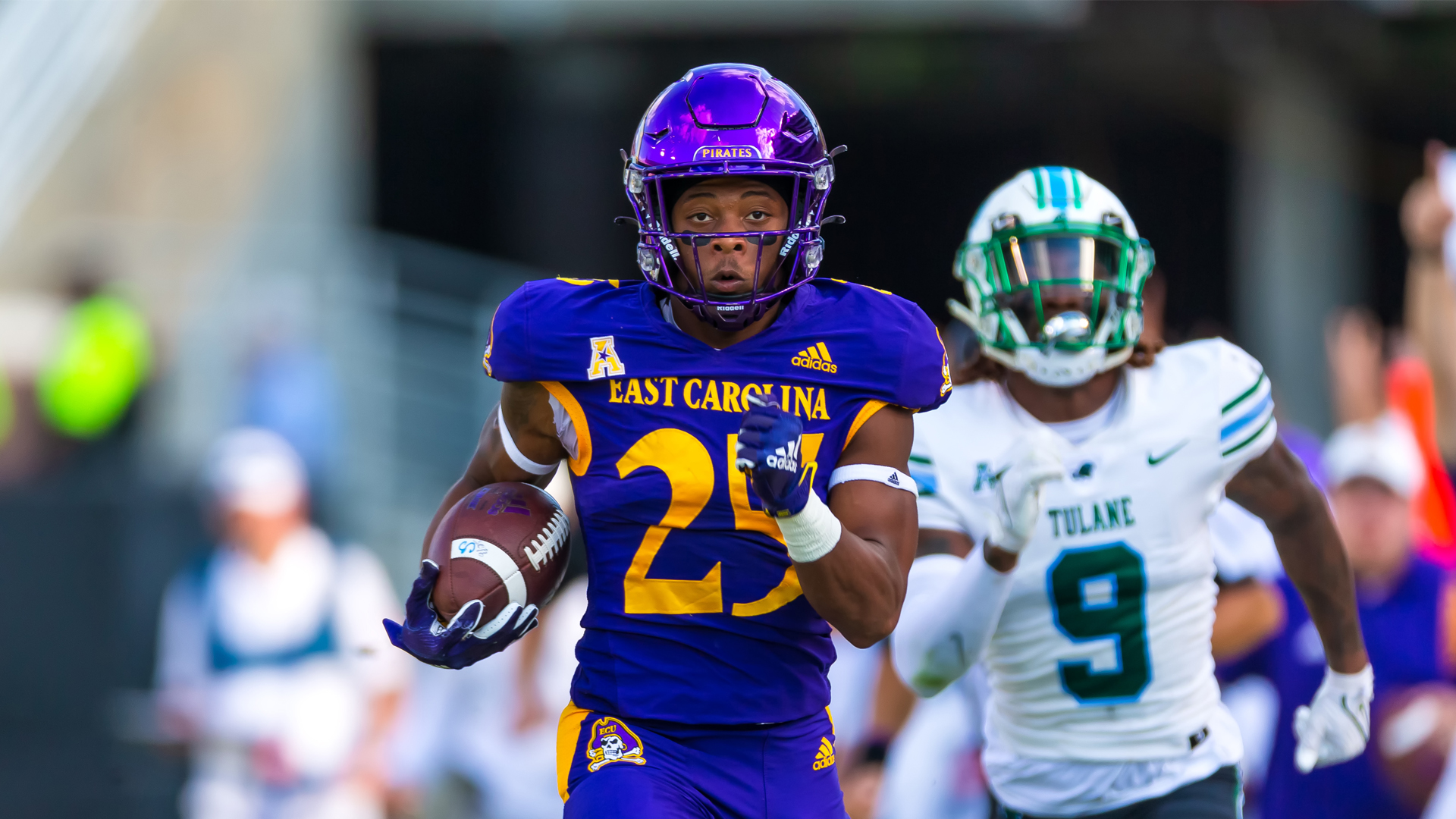 ECU Rolls In American Opener, 52-29 - East Carolina University Athletics
