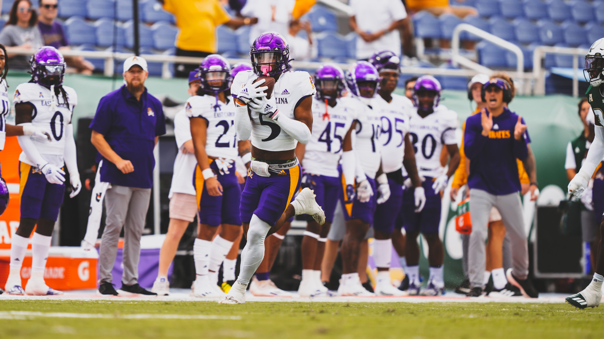 Pirates Roll Past Bulls In Boca Raton, 48-28 - East Carolina University ...