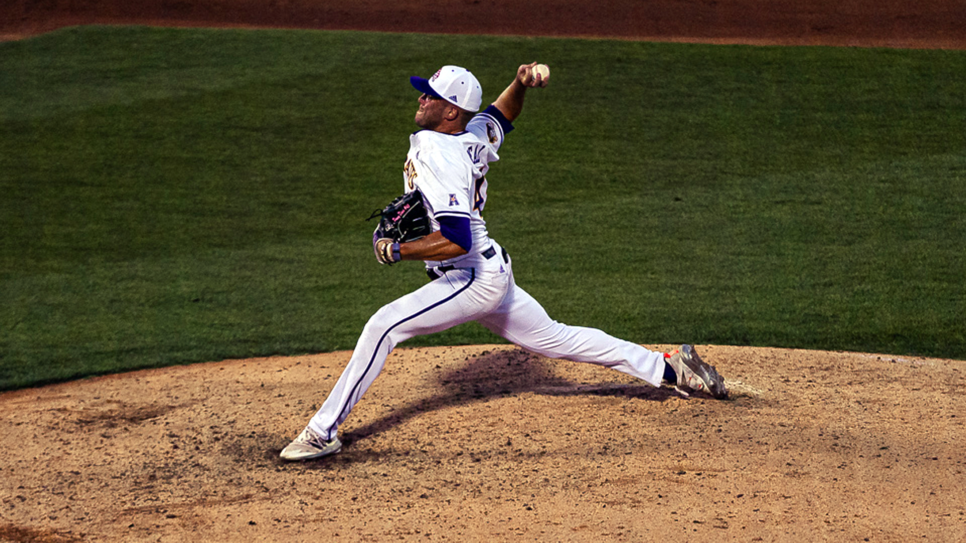 ECU Defeats Houston In AAC Opener, 8-4 - East Carolina University Athletics
