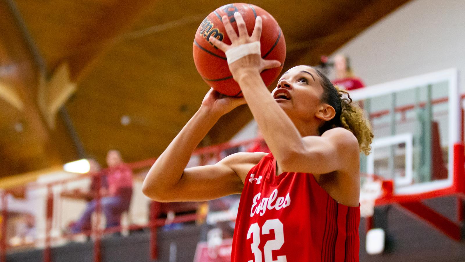 Riley Larson - Women's Basketball - Edgewood College Athletics