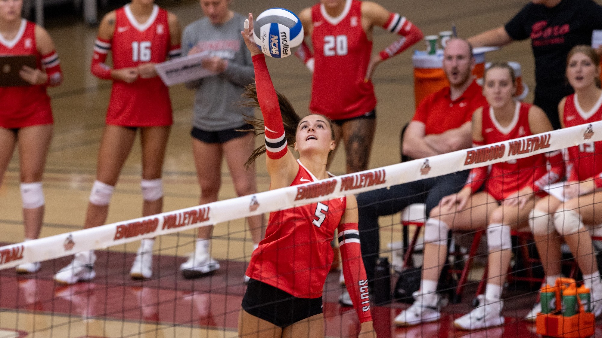Volleyball Closes Out Season with Five Set Win Over Mercyhurst ...
