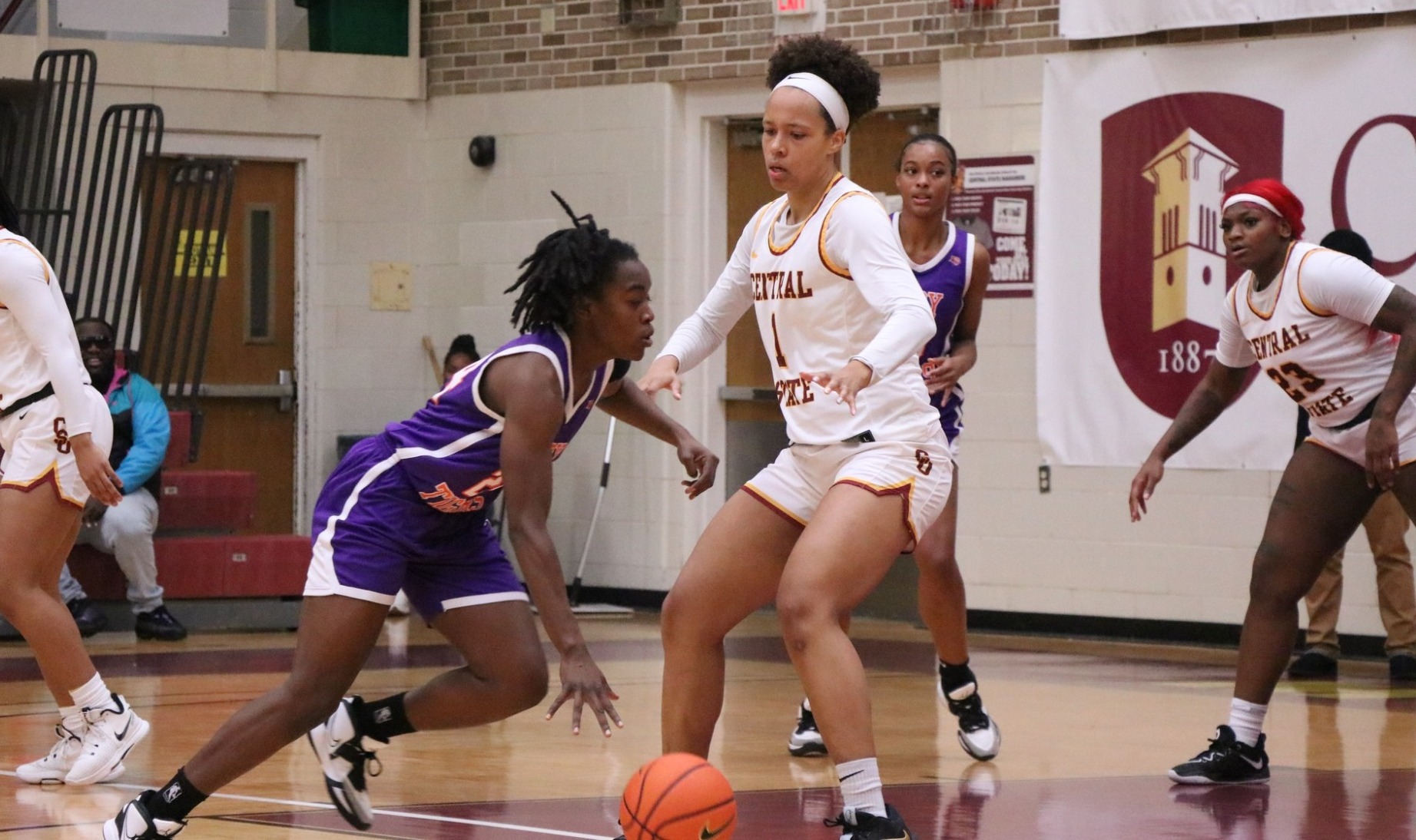 Lee'Sha Henry - 2023-24 - Women's Basketball - Edward Waters University