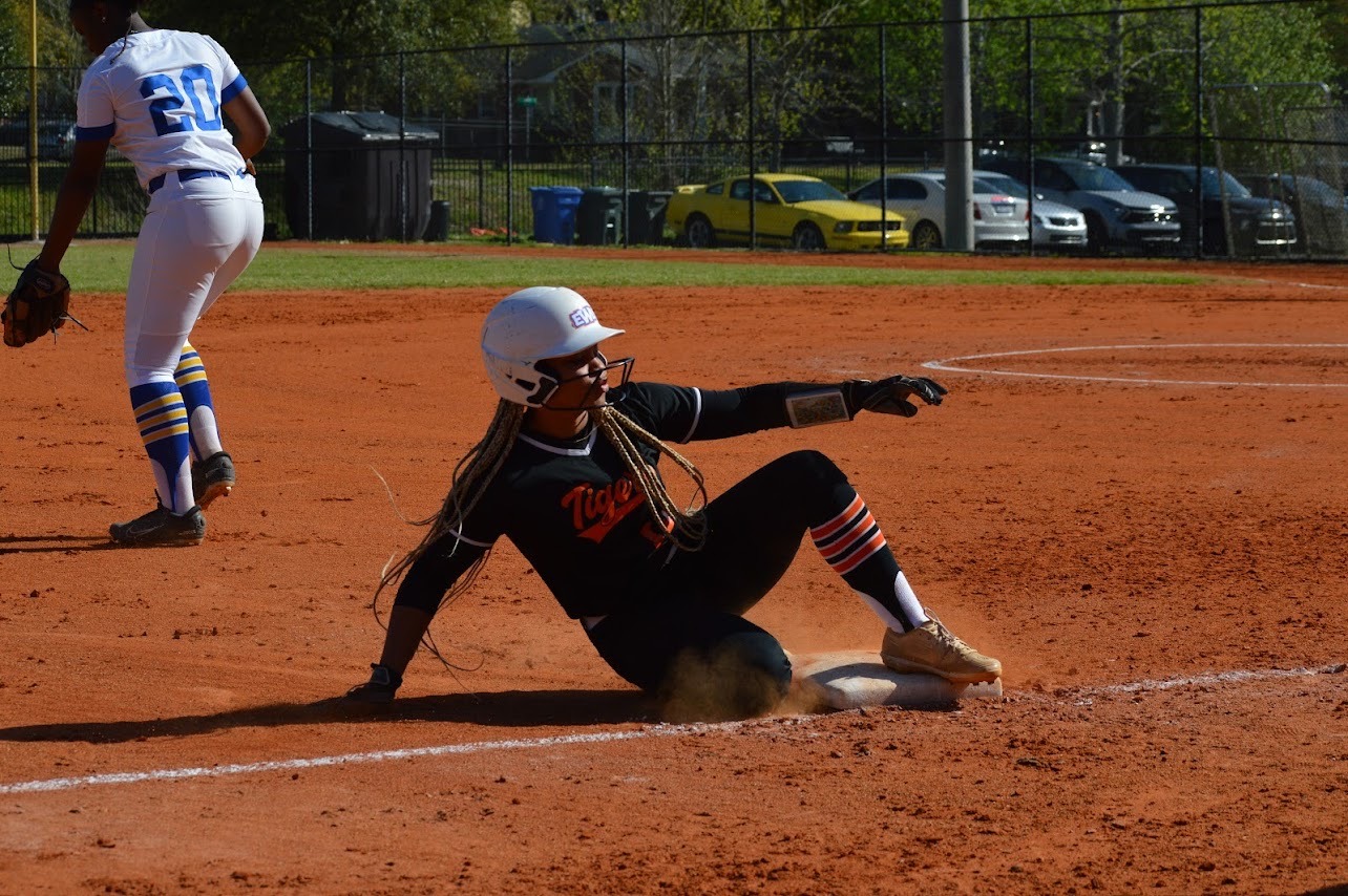 Softball Takes Two From Allen In SIAC Road Sweep - Edward Waters University