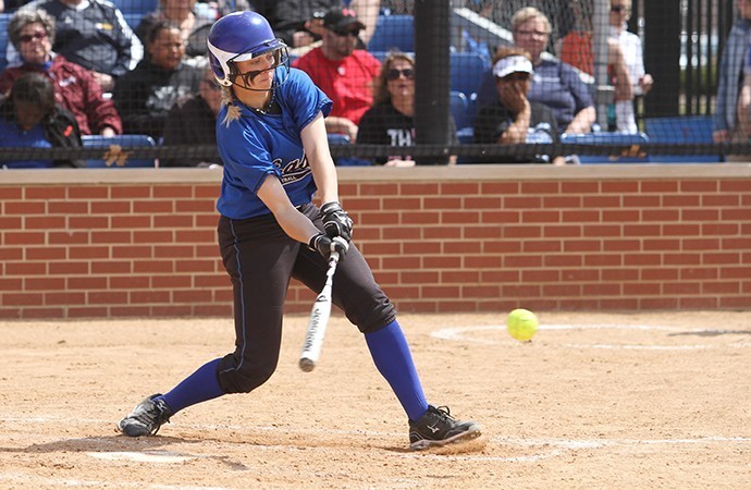 Reynae Hutchinson - Softball - Eastern Illinois University Athletics